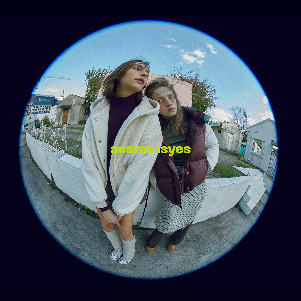 TRIANGLE-STUDIO | answerisyes Brand design